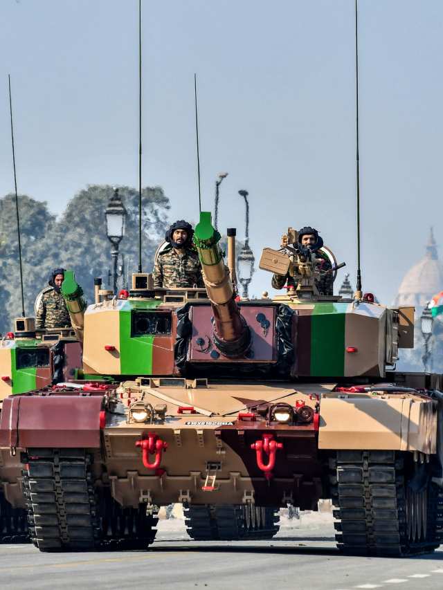 पलक झपकते ही दुश्मन तबाह करने की ताकत! परेड में दिखेंगे आर्मी के ये टैंक