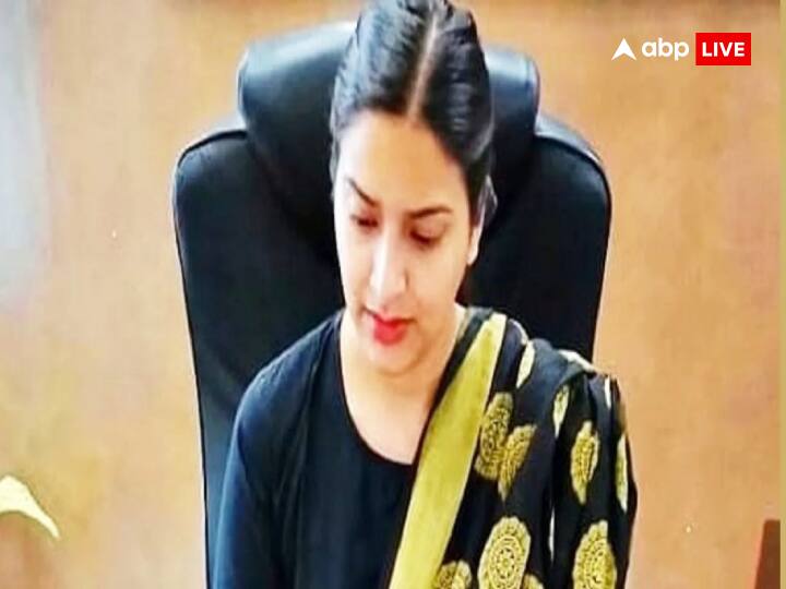 Beautiful IAS Inayat Khan DM of Araria Bihar you will forget Tina Dabi See Photos | Beautiful ...