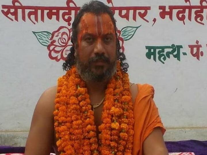 Ayodhya Mahant Paramhans Das Announced Rs 500 Reward On Swami Prasad