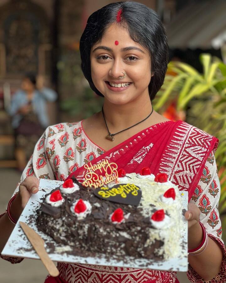 Sushmita Birthday: Actress Sushmita Dey Celebrated her birthday with ...