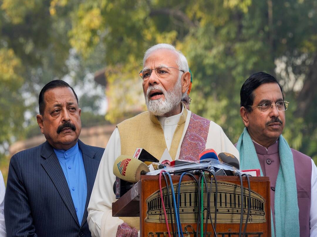 PM Modi Economic Survey 2022-23 budget comprehensive analysis India growth trajectory economy ...