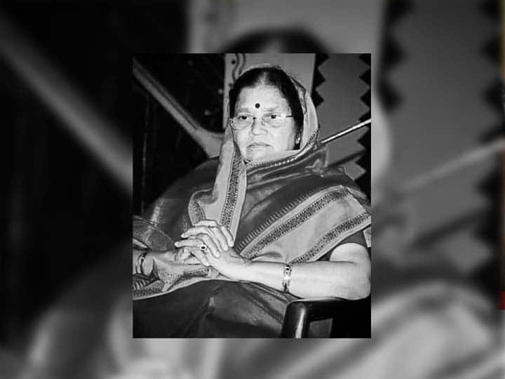 baba maharaj satarkar wife rukmini satarkar passed away at the age of ...