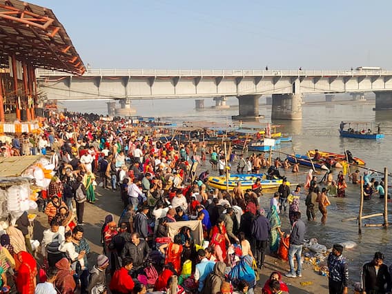 Magh Mela Devotees Prayagraj Offer Prayers Magh Purnima Patna Brijghat ...
