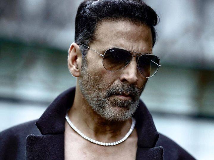 Akshay Kumar brutally trolled by netizens for moving over on india map ...