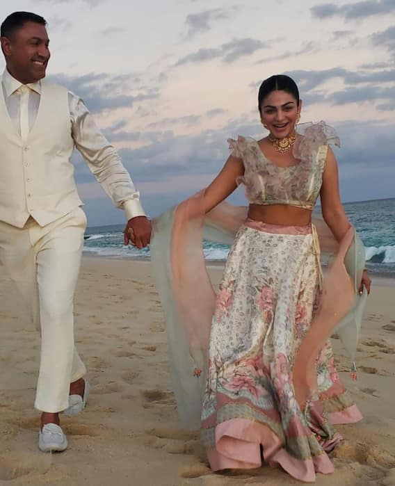 Punjabi-singer-neeru-bajwa-celebrating-her-8th-marriage-anniversary ...