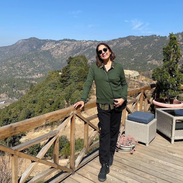 Nina Gupta looks amazing at the age of 63 what is the secret of Ninas ...