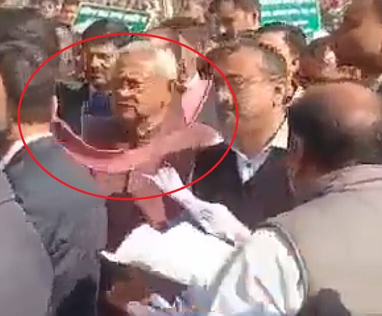 Part Of Broken Chair Hurled At Bihar Cm Nitish Kumar During Samadhan Yatra In Aurangabad Video