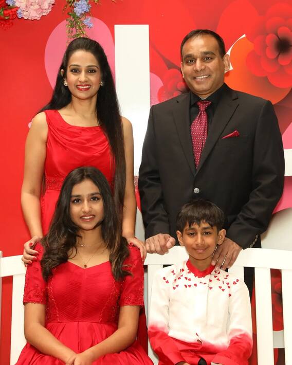 Actress Laya Family Pics Goes Viral | అందాల తార లయ ఫ్యామిలీ పిక్స్ చూశారా?