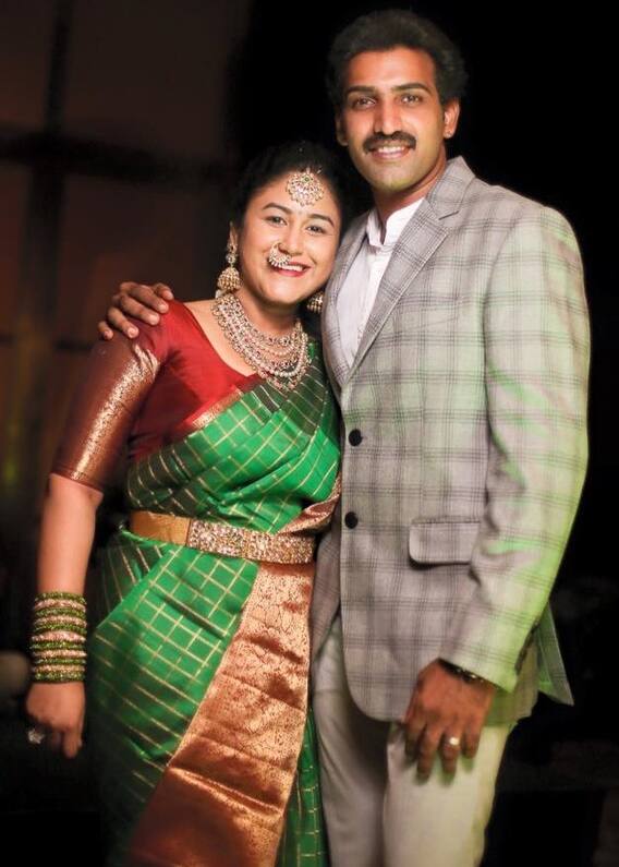 Taraka Ratna Rare Family Pics Alekhya Reddy Taraka Ratna Daughter ...