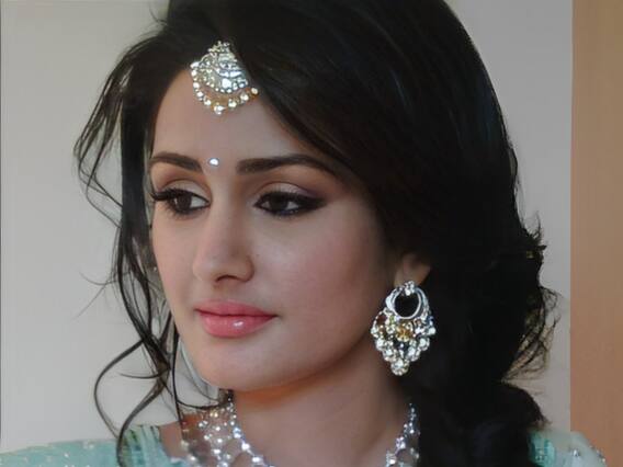 Mukesh Ambani Niece Nayantara Kothari Bollywood Superstar Shah Rukh ...