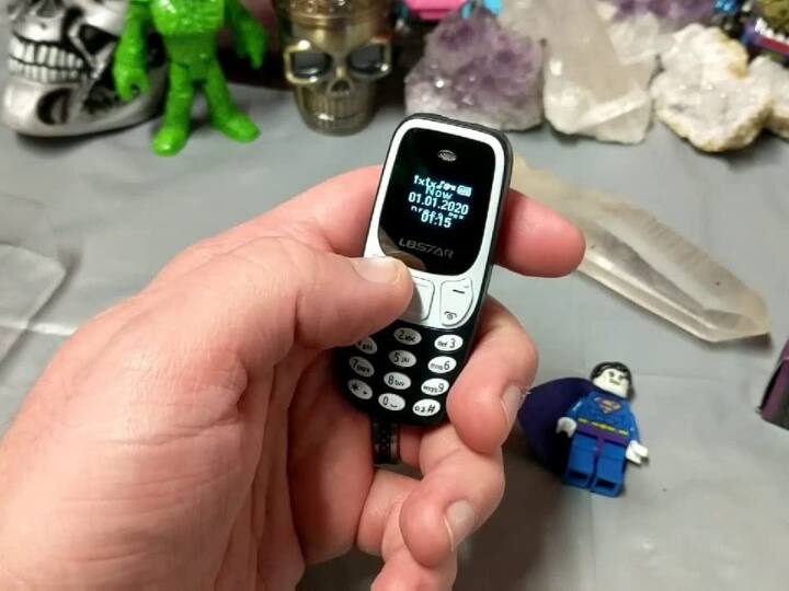 World smallest phones know there basic details and where to buy from ...