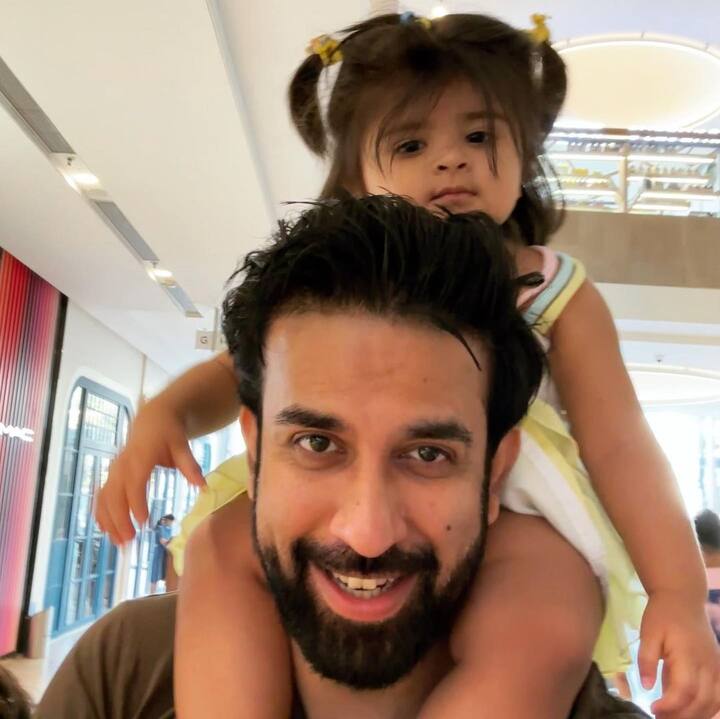 Ashopa Charu Birthday: | Ashopa Charu Birthday: জন্মদিনে রাজীবের কাঁধে ...