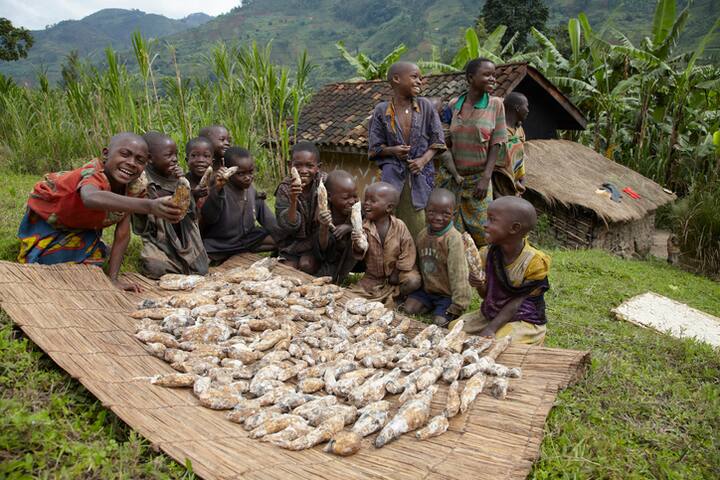 These are the poorest countries in the world this is how the people ...