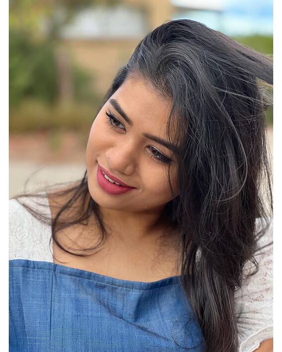 Srinisha Jayaseelan Latest Australian Vacation Srinisha Jayaseelan ...