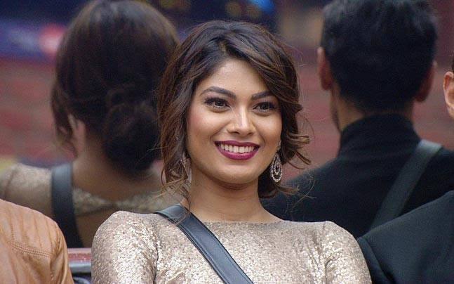 Aabha Paul Namrata Malla Sofia Ansari Shweta Sharma Neha Malik ...