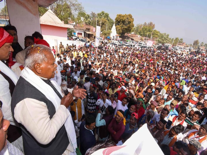 Education Minister Chandrasekhar after Jitan Ram Manjhi gave ... Education Minister Chandrasekhar after Jitan Ram Manjhi gave ...