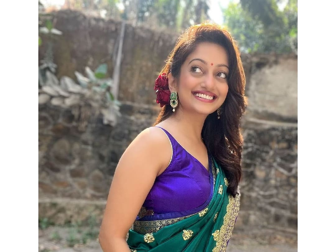 Manasi Naik saree photos viral on facebook Manasi Naik photo | Manasi ...