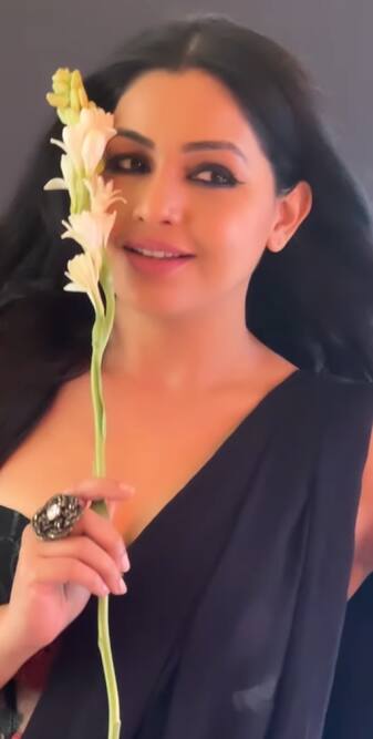 Bhabi Ji Ghar Par Hain Fame Shubhangi Atre Trolled By Users Over Her Latest Photoshoot