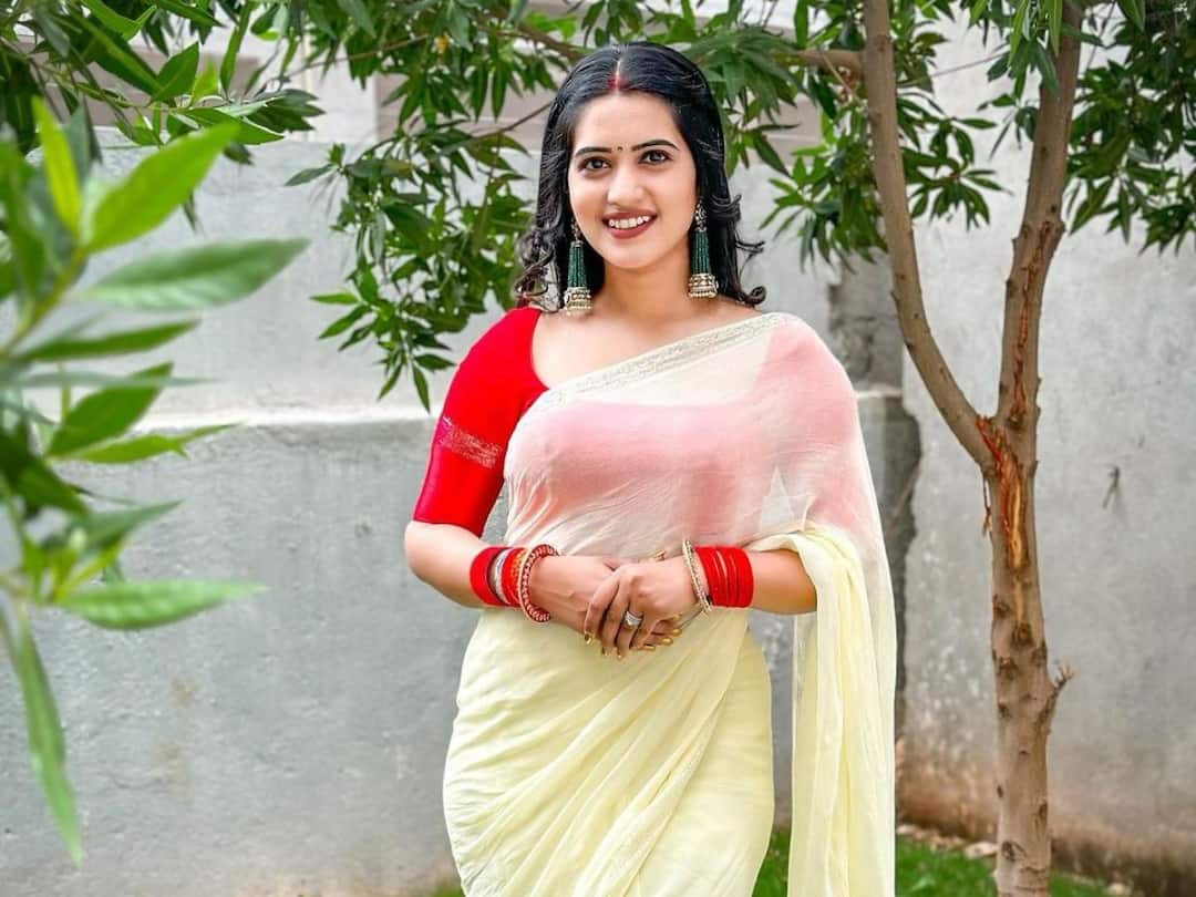 anchor sravanthi chokkarapu latest beautiful saree photos | Sravanthi ...