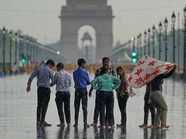 Weather Update Respite For Residents IMD Predicts Cloudy Skies Light Rain Delhi NCR