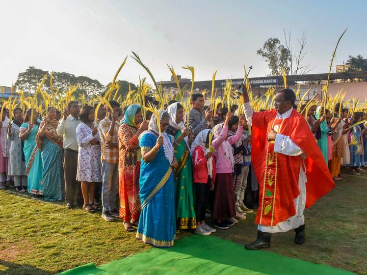 Christians Celebrate Palm Sunday Around World Entering Holy Week Easter