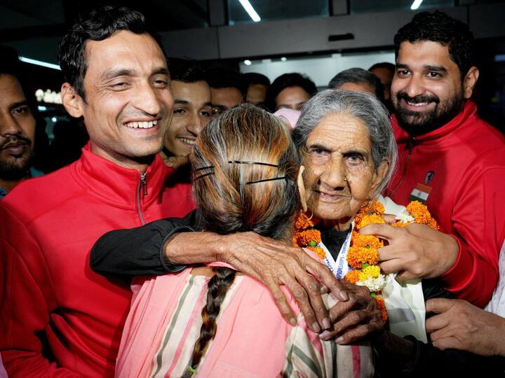 Bhagwani Devi Dagar 95 Gets Grand Welcome In Delhi Post Three Golds