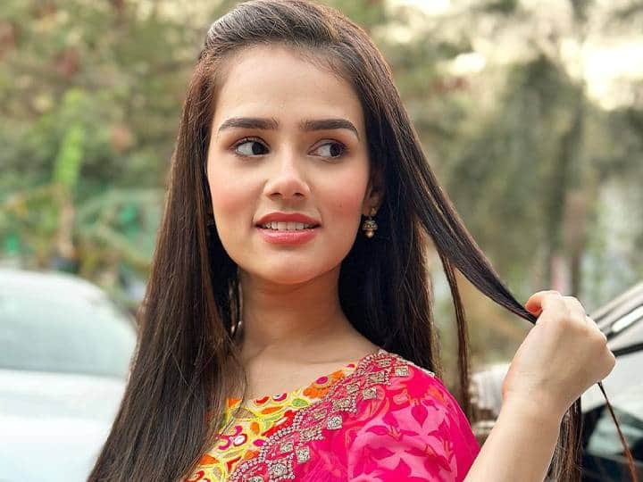 Anupamaa Dimple Aka Dimpy Nishi Saxena Glamorous Photos On Instagram ...