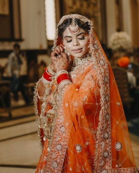 Look At The Pose In Punjabi Singer Jasmine Akhtar Bridal Look Husband ...