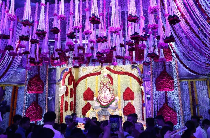 Dagdusheth Halwai Ganpati Ganpati temple decorated 50 lakh flowers Pune ...