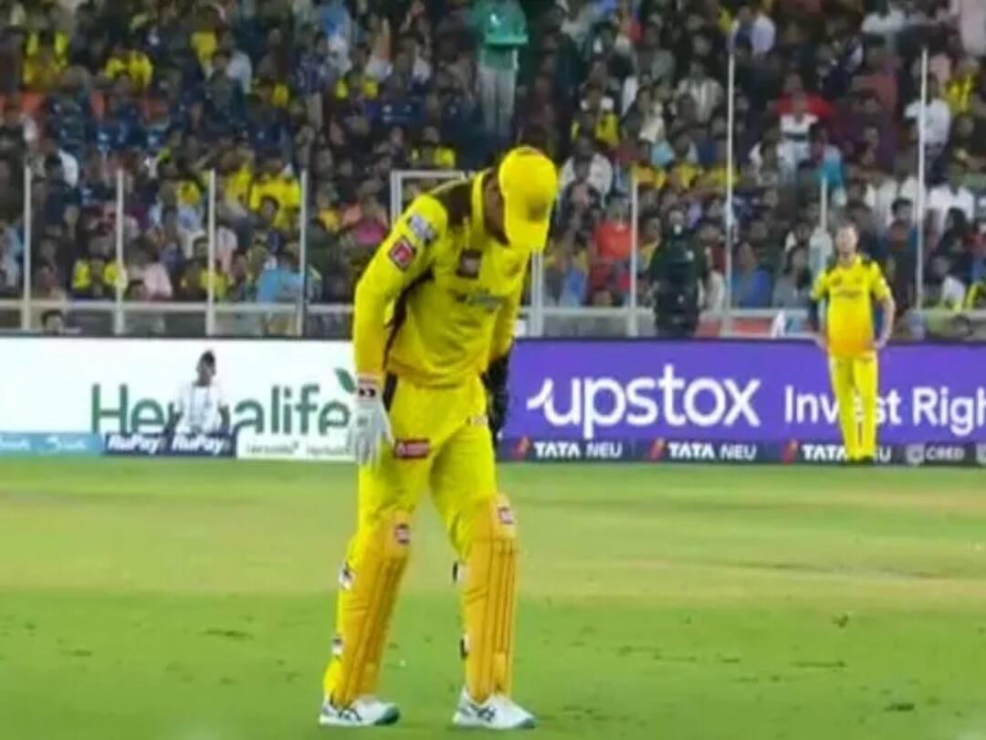 Chennai Super Kings captain MS Dhoni is nursing a knee injury says head coach Stephen Fleming ...