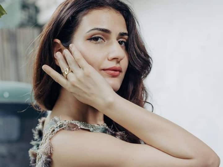 Kangana Ranaut Deepika Padukone Preity Zinta Nina Gupta Sonam Kapoor Fatima sana sheikh faced ...