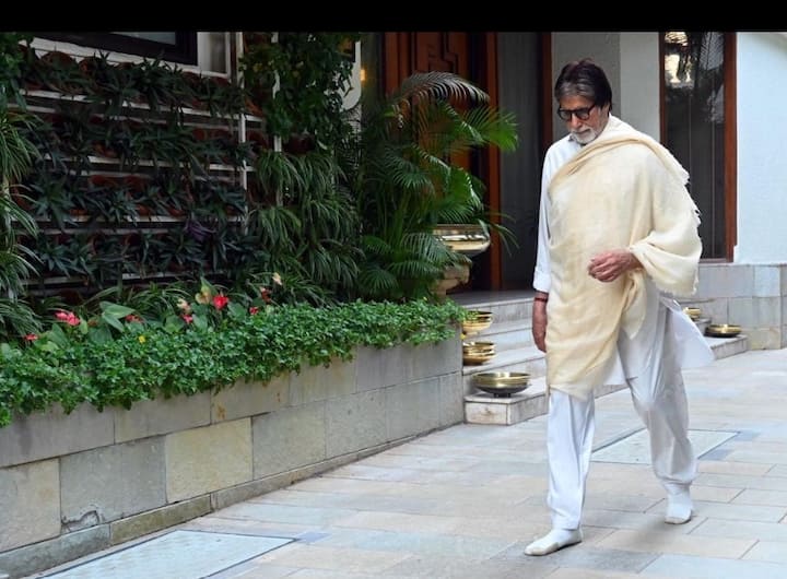 Amitabh Bachchan Mumbai Jalsa Home Temple god decorated with gold and ...