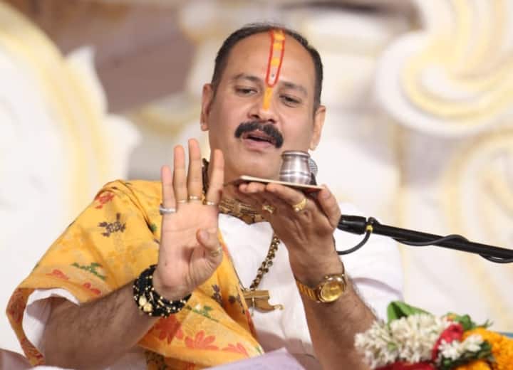 Pandit Pradeep Mishra' S Program In Bhilai Lakhs Of People Reached To ...