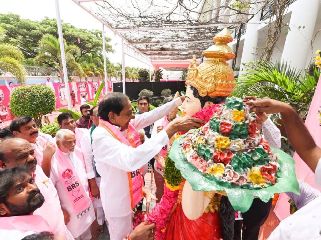 In Pics: BRS Party formation day celebrations in Telangana Bhavan by CM KCR | In Pics: తెలంగాణ ...