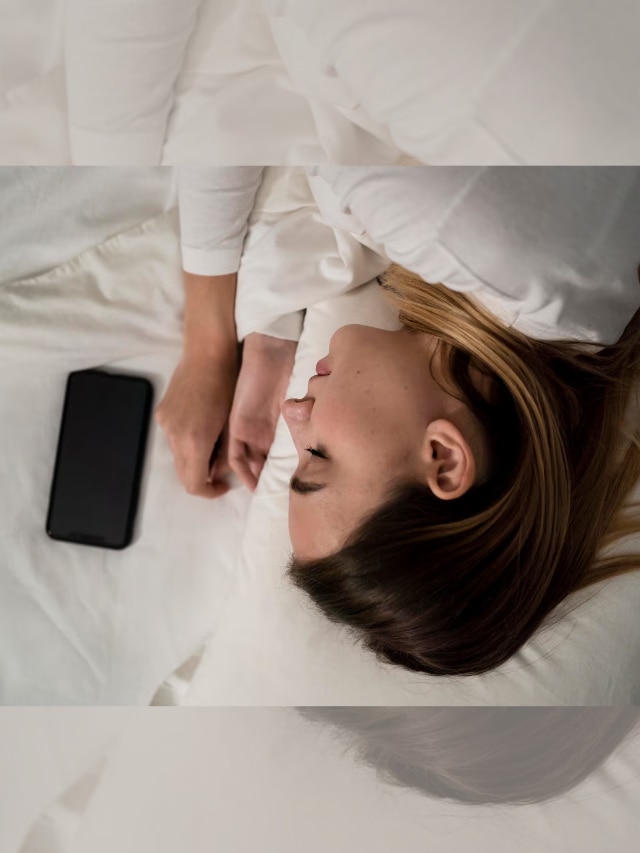 Smartphone को तकिए के नीचे रखकर सोते हैं जरा ये बातें जान लीजिए