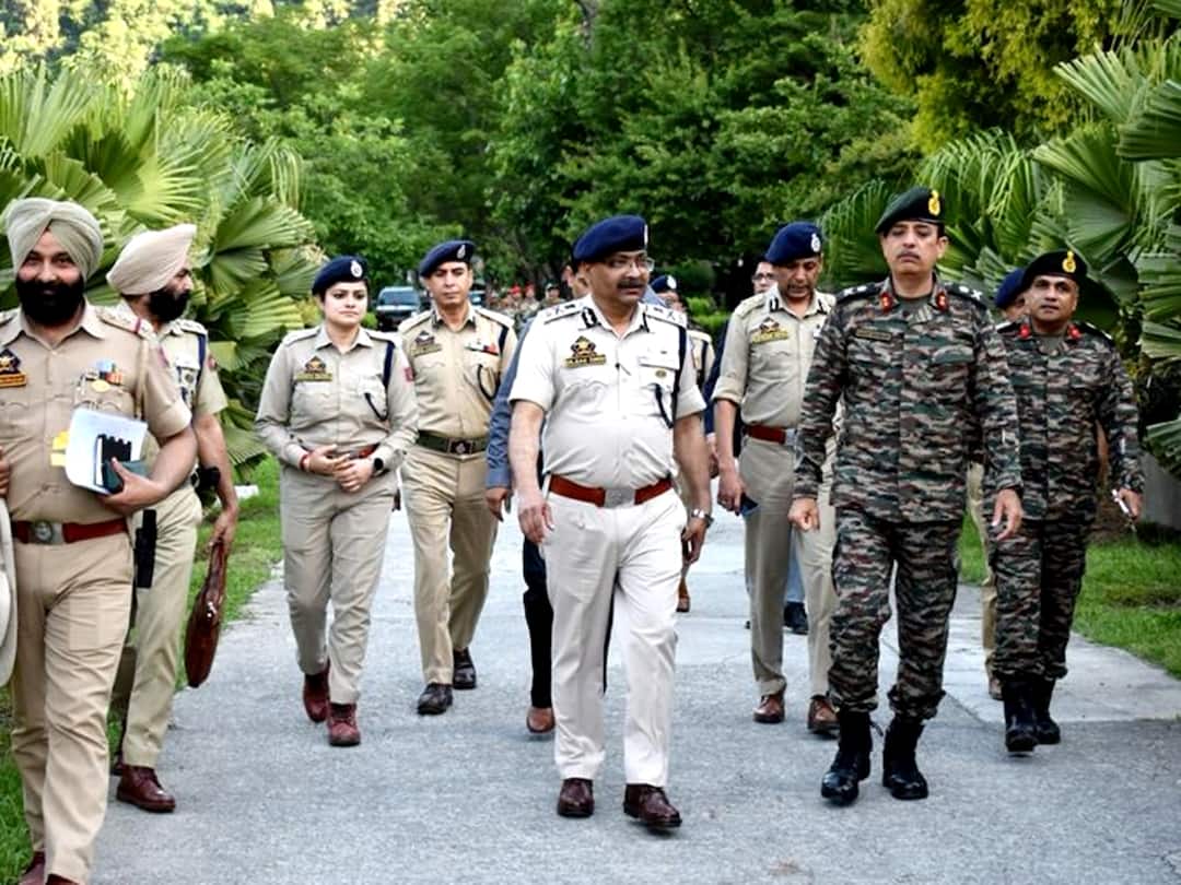Jammu and Kashmir DGP Dilbag Singh Joint Meeting Indian Army J-K Police ...