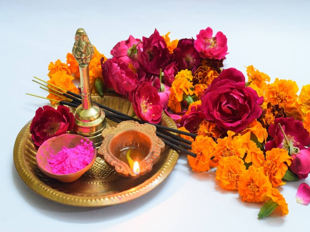 How to do pooja what are the procedures according to sanatana dharma ...