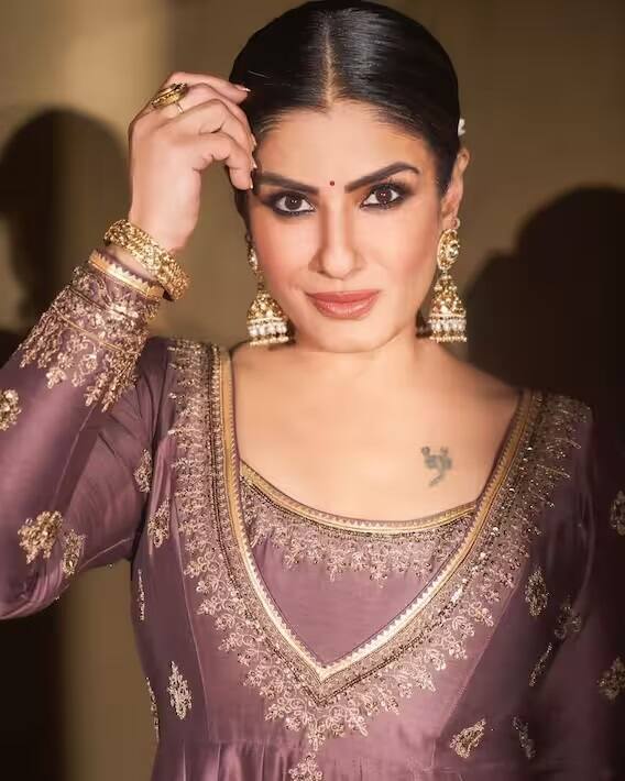 Photos: Raveena Tandon Shares Amazing Dress Look Scene In Public ...