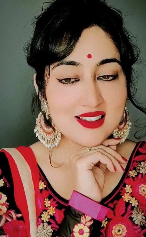 Hema Malini lookalike Charu Uppal Looks exactly her Dharmendra will ...