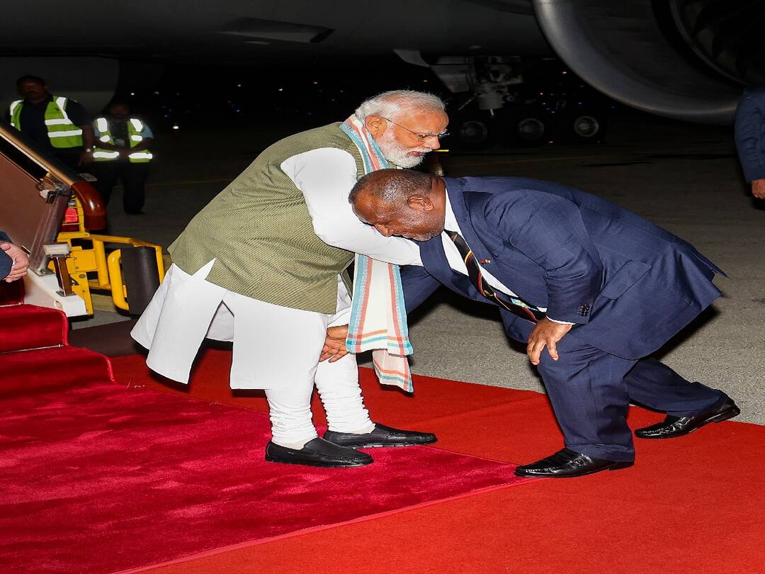 In Photos: Who is James Marape who stepped on the feet of PM Modi in ...