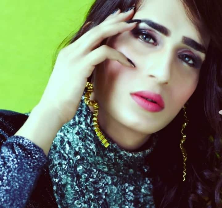 Pakistan most beautiful Transgender Alina Khan crowned Miss Trans ...