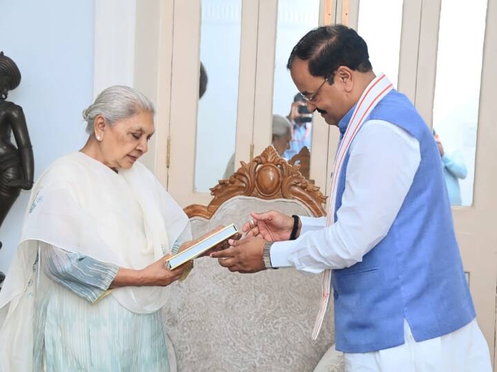 Deputy CM Keshav Prasad Maurya meet UP Governor Anandiben Patel in Lucknow with gift See Photo ...