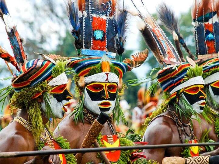Goroka tribe of Papua New Guinea used Unique way to scare the enemy do ...