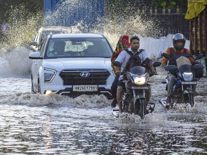 Weather Update Heavy Rainfall In Gurugram Leads To Waterlogging Vehicular Movement Affected SEE ...