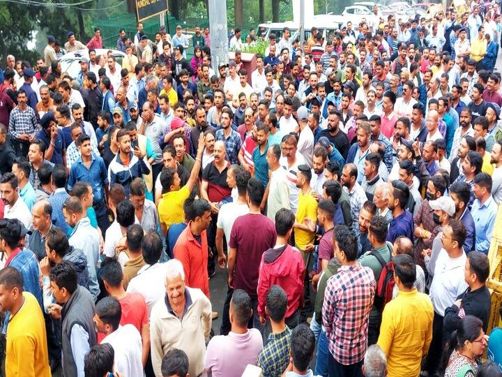Taxi drivers fight turns into regionalism in Shimla ann | क्षेत्रवाद ... Taxi drivers fight turns into regionalism in Shimla ann | क्षेत्रवाद ...