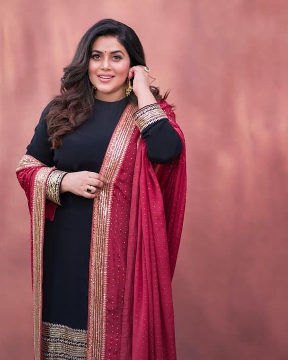 Dhee Premier League Poorna Aka Shamna Kasim As Jjudge First Episode ...