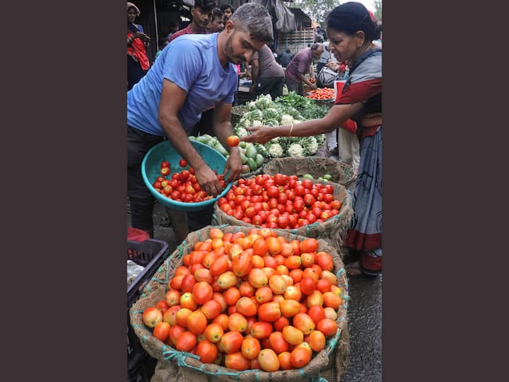 Prices Of Tomatoes Skyrocket In Various Parts Of India, Cross Rs 100/Kg At Many Cities. IN PICS