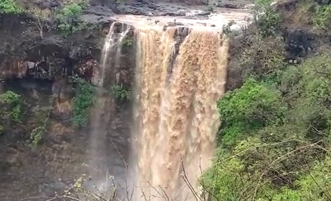 Tapi WaterFall In Rain: Amazing Scene of Chimer WaterFall an active due ...