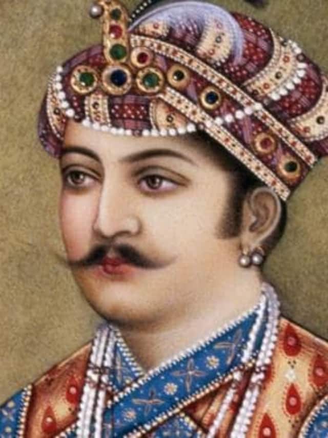किस हिंदू राजा के घर हुआ था अकबर का जन्म?