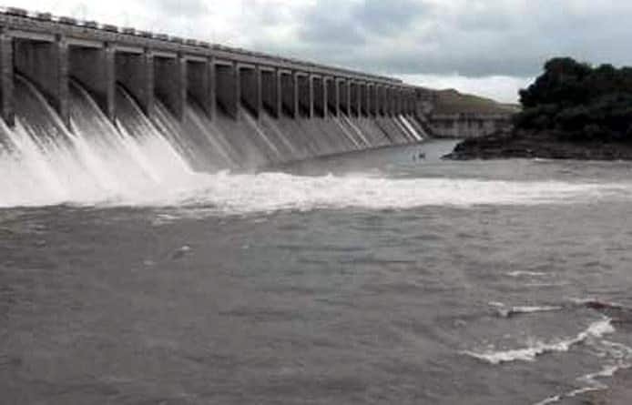 6 gates of Bhadar-2 dam of Dhoraji taluka were opened 3 feet | Rajkot ...